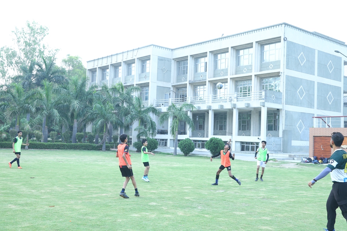 SARLA CHOPRA DAV PUBLIC SCHOOL, NOIDA