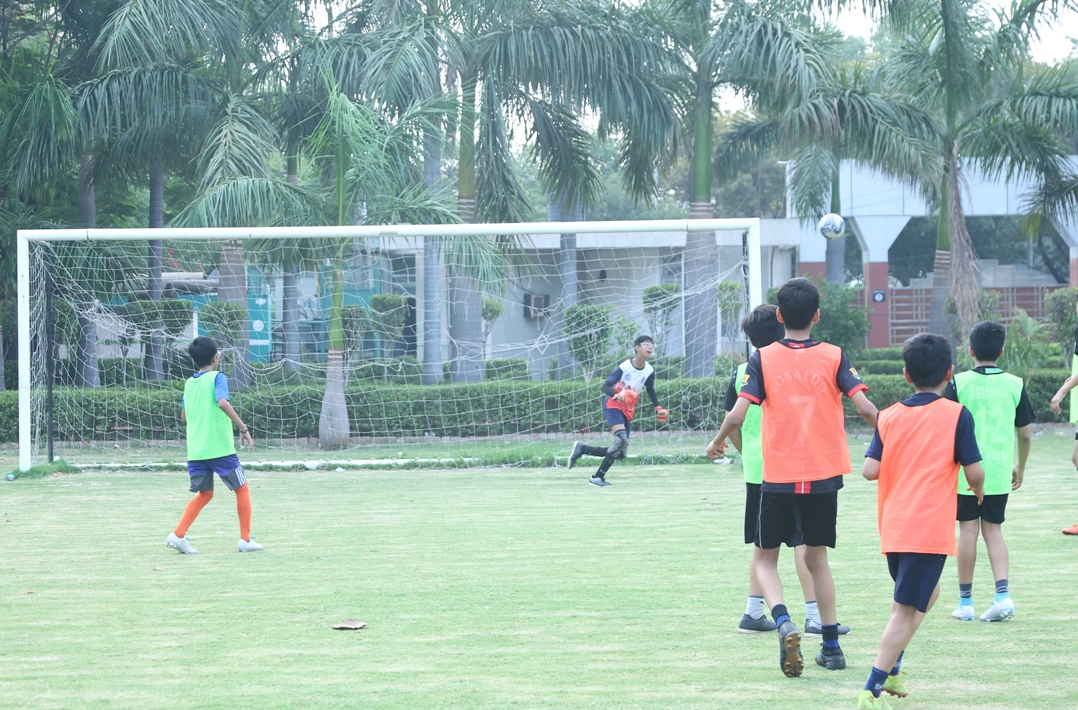 SARLA CHOPRA DAV PUBLIC SCHOOL, NOIDA